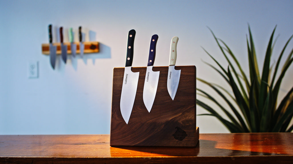 Magnetic Walnut Stand-Up Display – Cudaway